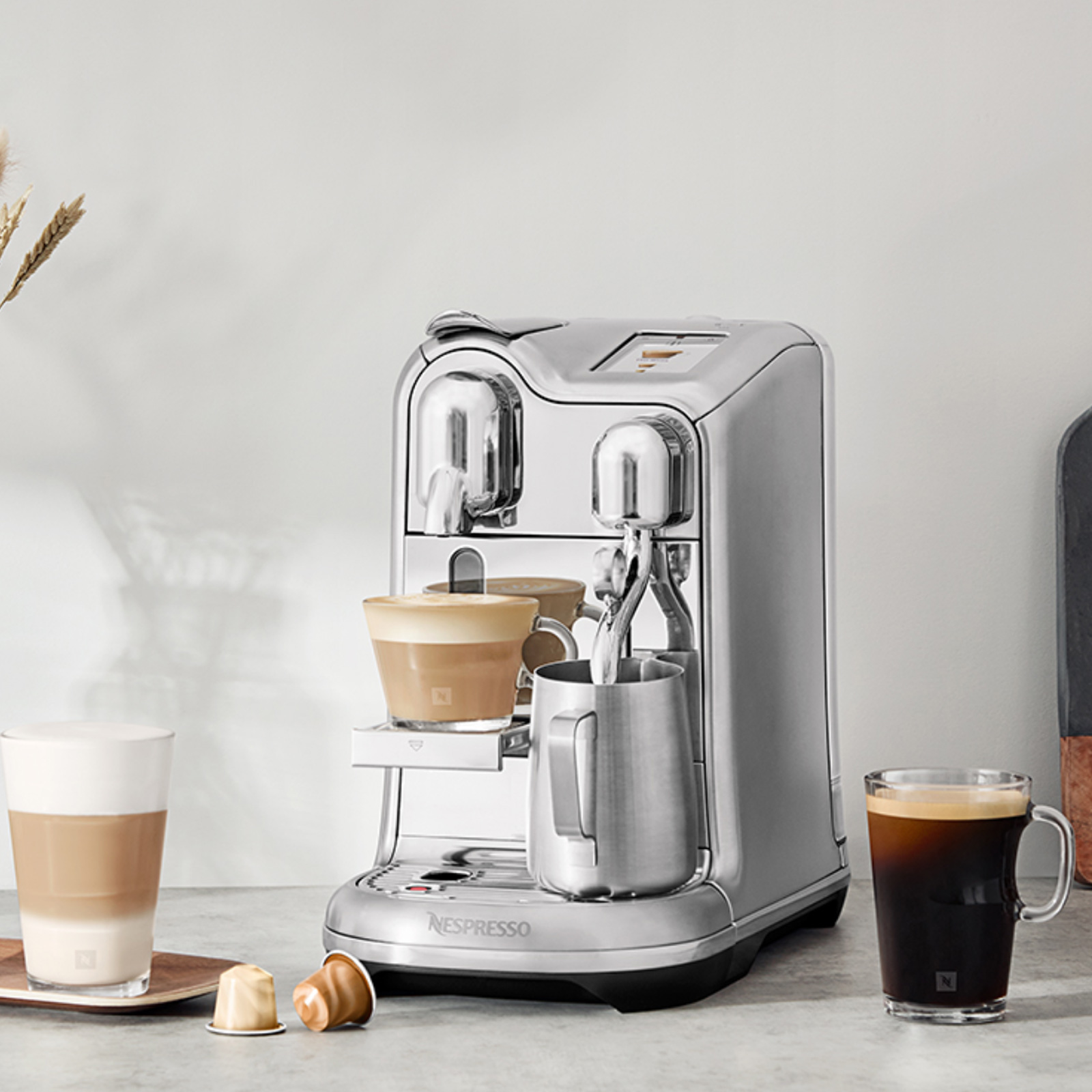 Creatista Pro | Creatista Coffee Machine | Nespresso CN